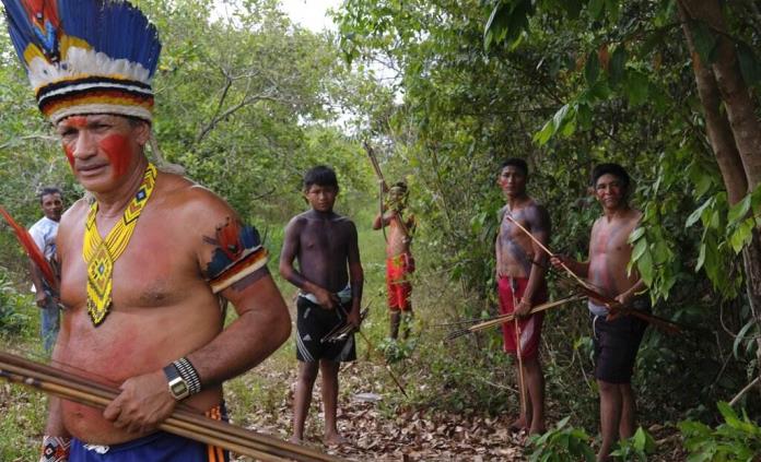 Tribu amazónica de Brasil patrulla tierras lista para luchar
