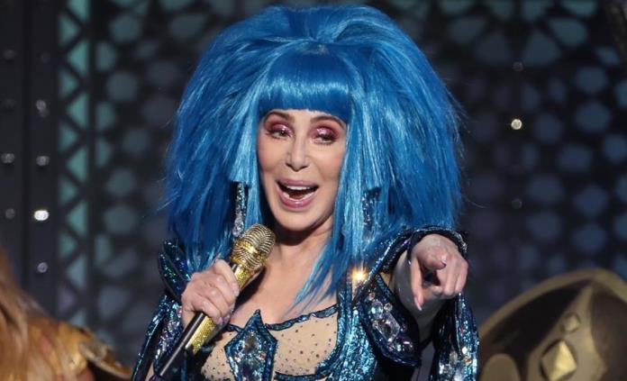 La cantante y actriz Cher celebra 76 años
