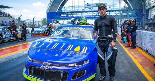 Víctor Barrales alcanza un sexto lugar en Nascar