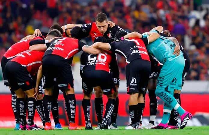 Va Atlas por un debut histórico