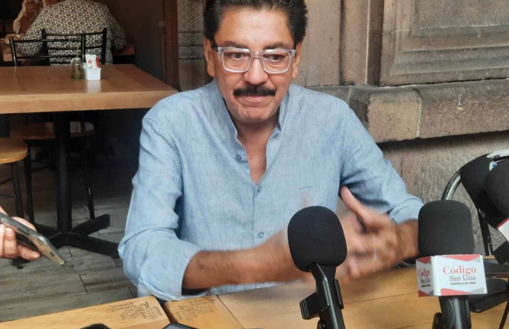 Ulises Ruíz solicita registro al INE como candidato independiente