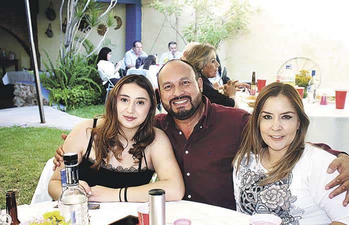 VICKY ¡OTRO AÑO FELIZ!